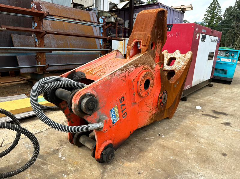 NPK 0.7m3用小割機 G175 - 中古建設機械 中古アタッチメントの満天